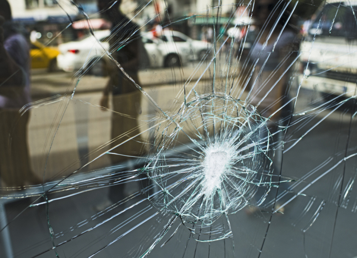 How to Use Emergency Glass Repair Film